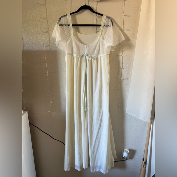 Gossard Artemis | Intimates & Sleepwear | 96s Goddard Artemis Cream ...